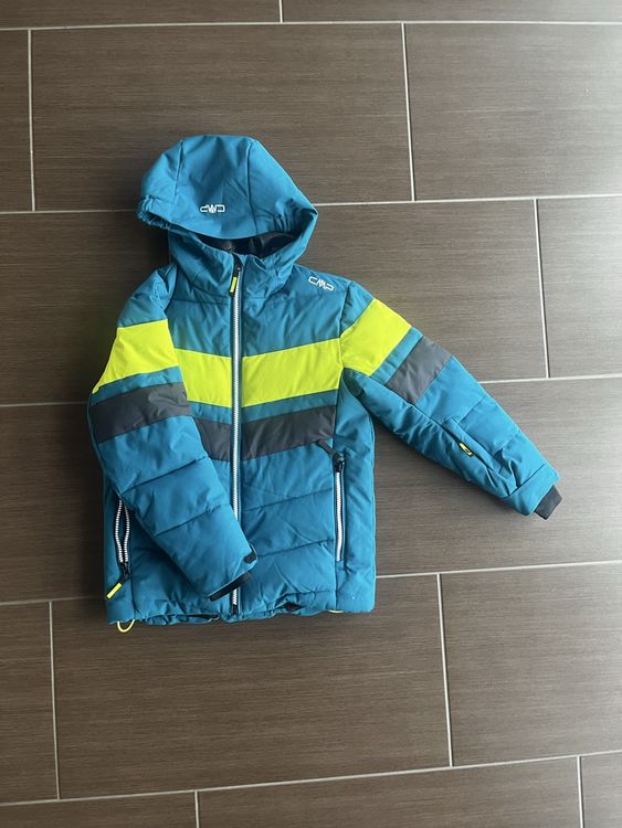 Neuwertige Winterjacke von CMP Gr. 140 (Gebraucht) in Buochs für CHF 35 ...