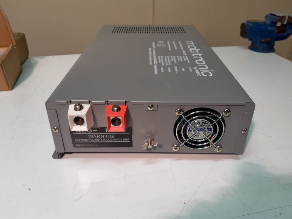 Sinus-Inverter/ Wechselrichter Waeco 1000/2000 Watt | Kaufen auf Ricardo