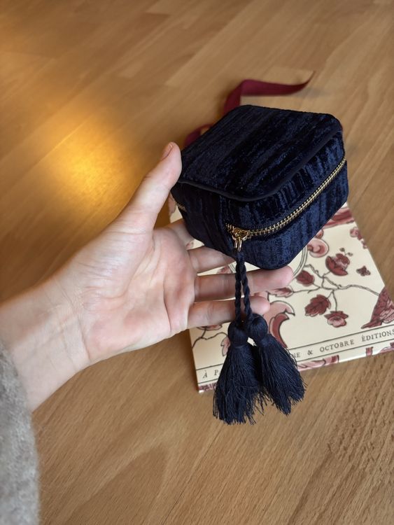 Sézane Schmuckschachtel samt geprägt navy blau (Neu und ...