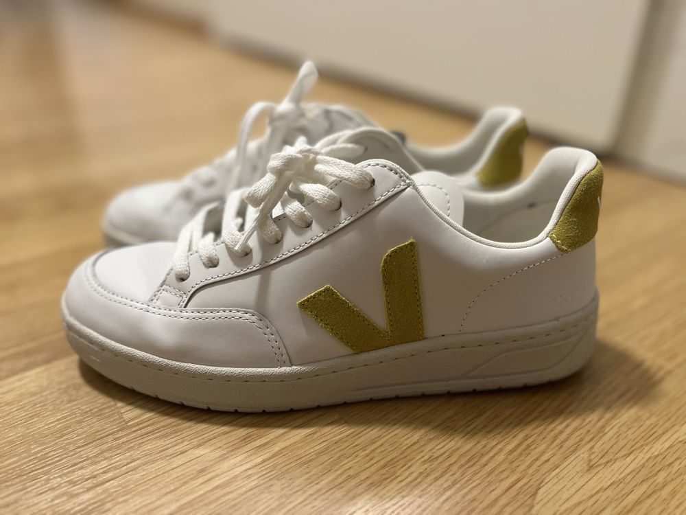 Veja Sneaker EUR 40 white/yellow (Gebraucht) in Basel für CHF 70 – mit ...