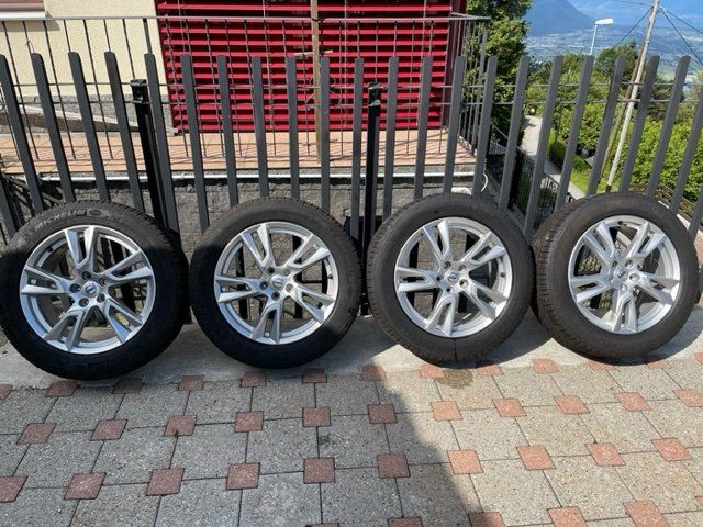 Volvo cerchioni in lega leggera con gomme invernali | Kaufen auf Ricardo