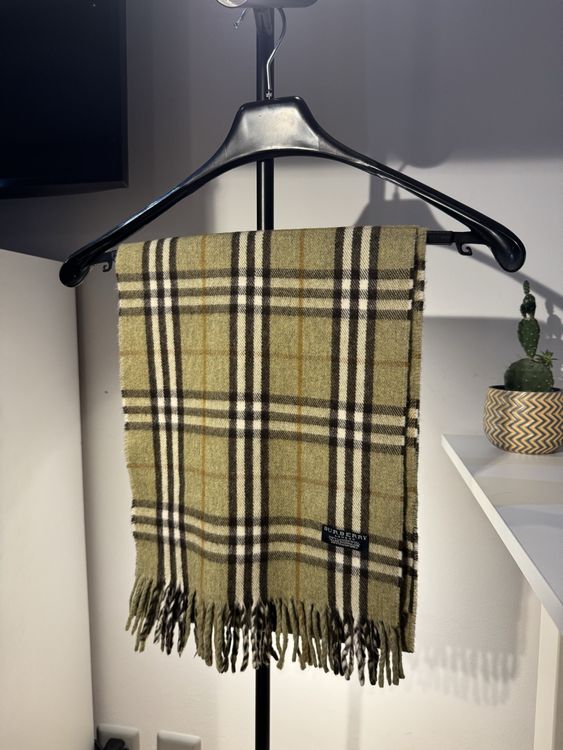 Écharpe Burberry originale (Gebraucht) in St-Maurice für CHF 140 – mit ...