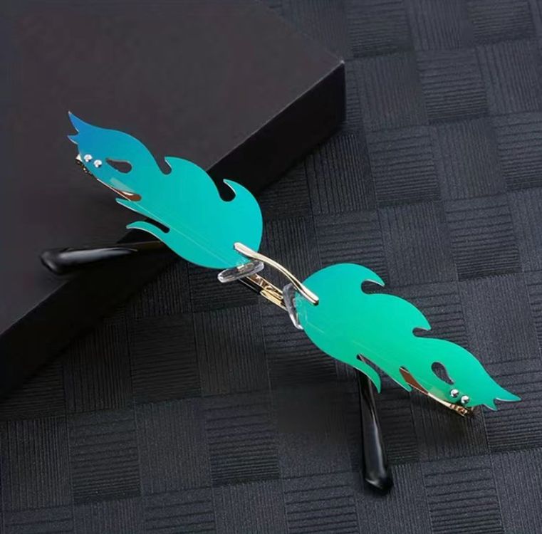 Candy Flame Brille, Gadget, Meme Glasses | Kaufen auf Ricardo