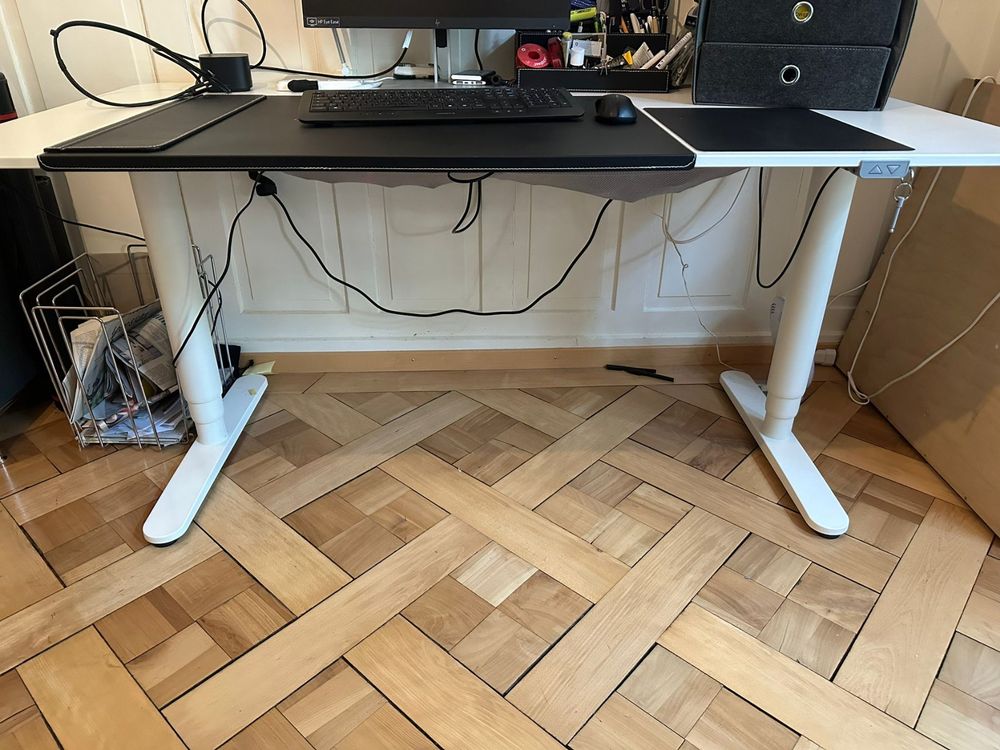 Wunderschone Hohenverstellbarer Schreibtisch Gebraucht Fotos