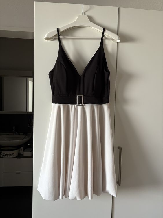 Kleid von WalG (Neu (gemäss Beschreibung)) in Bülach für CHF 25 – mit ...