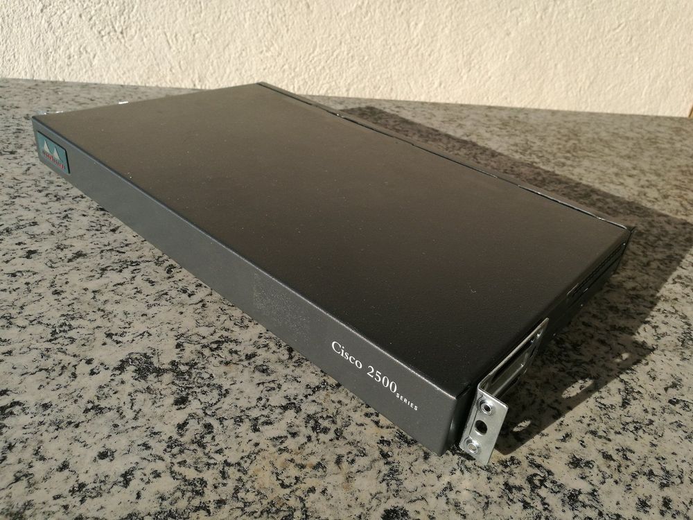 Cisco 2501 Router (Gebraucht) in Wernetshausen für CHF 2 – mit ...