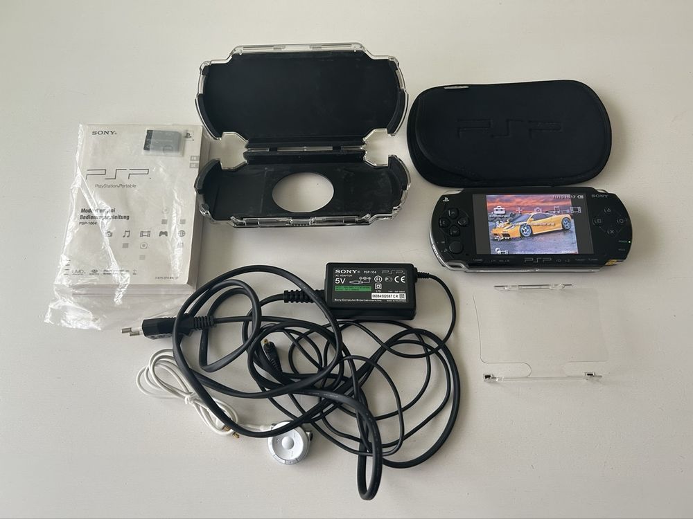 Sony PSP Konsole mit Spielen und Zubehör, Top Zustand! (Gebraucht) in ...