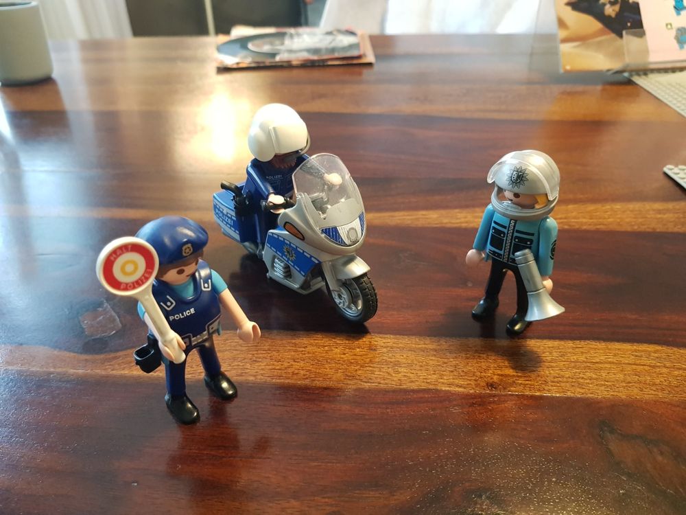 Playmobil Citywelt Polizei Motorrad inkl. Figuren (Gebraucht) in Gutenswil für CHF 5.75 – mit ...