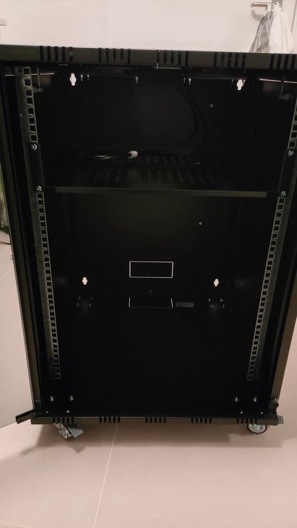 Serverschrank / Rack 15HE Schwarz mit Räder oder Wandmontage | Kaufen ...
