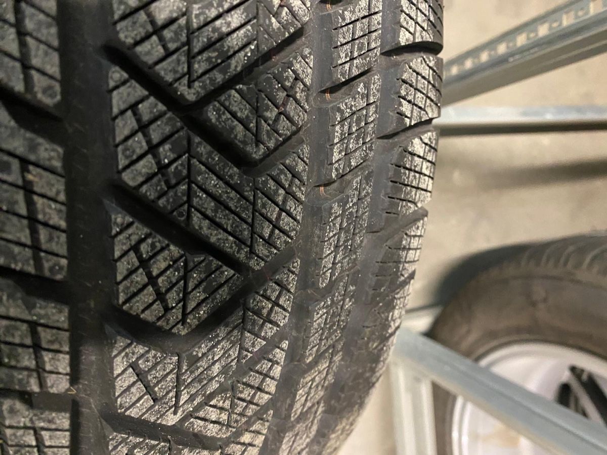 Roues hiver 20 Porsche Macan GTS Turbo II III d’origine (D'occasion) à ...