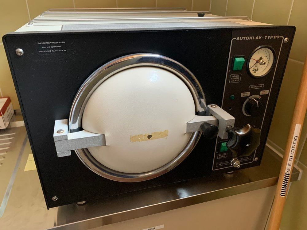 Melag Typ 23 Sterilisator Autoklav alt (Gebraucht) in Brunnen für CHF ...