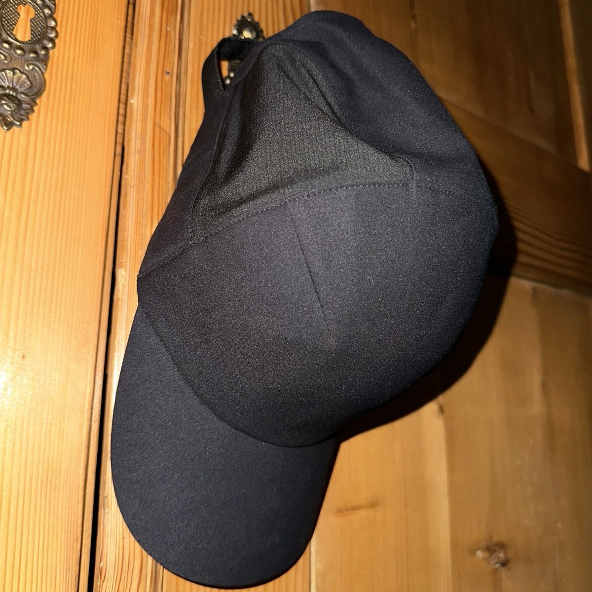 Arcteryx Cap schwarz (Gebraucht) in Gelterkinden für CHF 45 – mit ...