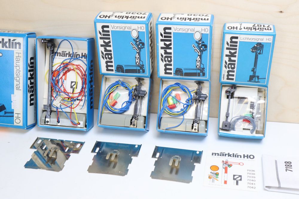 Märklin 4 x Licht Signal 7038 / 7039 / 7187 - H0 | Kaufen auf Ricardo