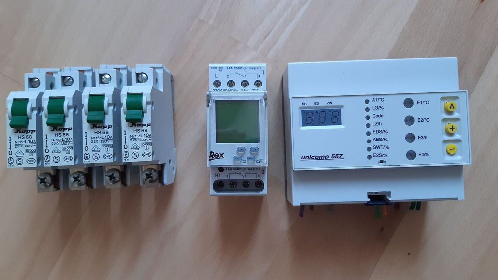 Unicomp 557 +REX Zeitschaltuhr Dig.+FI (Gebraucht) in hinwil für CHF 70 ...