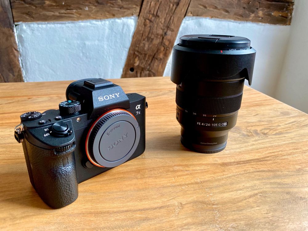 Sony Alpha A7 III - Objektiv FE 24 -105 F4 G OSS (Neu (gemäss Beschreibung)) in Dörflingen für ...