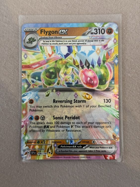 Pokémon Flygon ex - 106/191 Surging Sparks (SV08) (Neu (gemäss ...