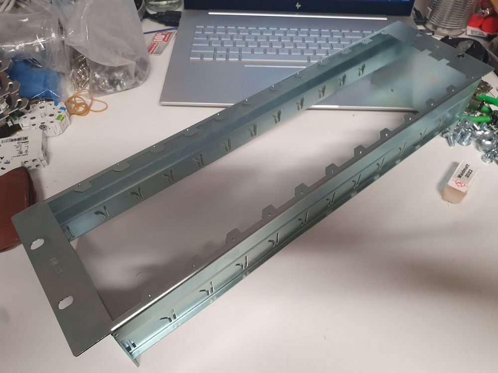 R&M 19" 3HE Rangierfeld 60-Port RDM RJ45 R302145 Leer Rack (Gebraucht ...