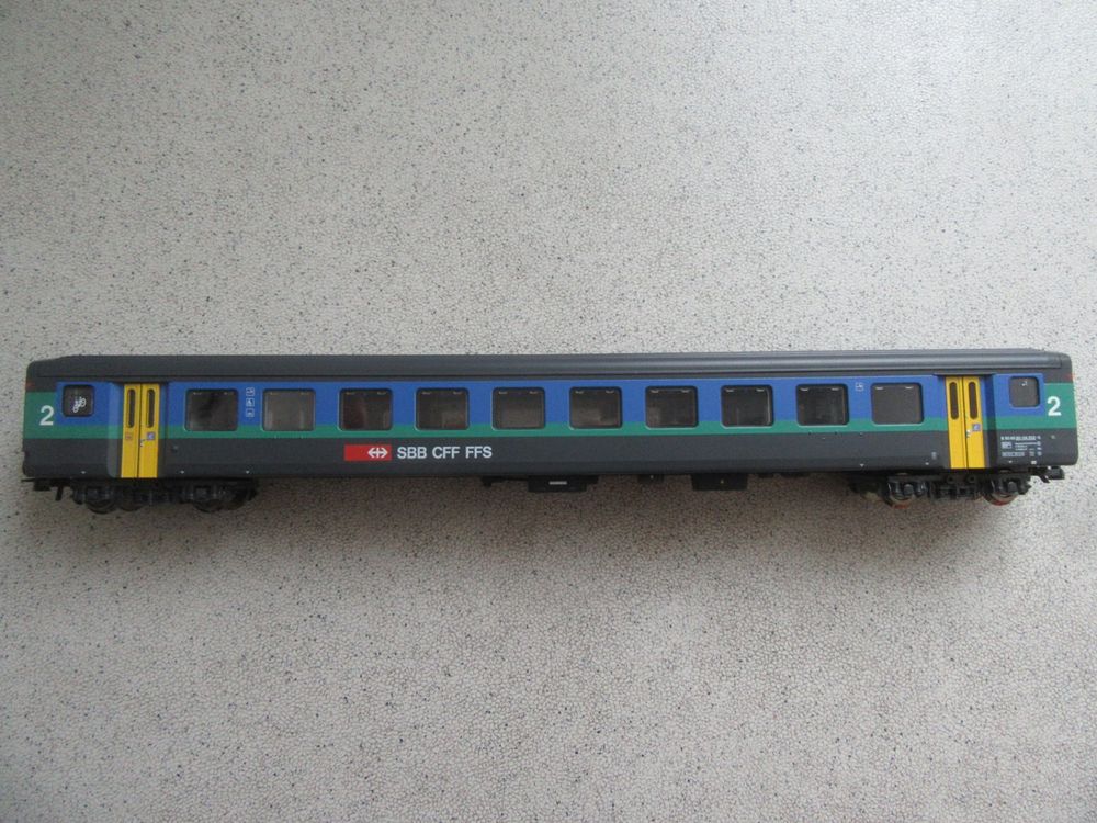 Roco 74566 und 74567 2 EW II B Interregio (Papagei) der SBB | Kaufen ...