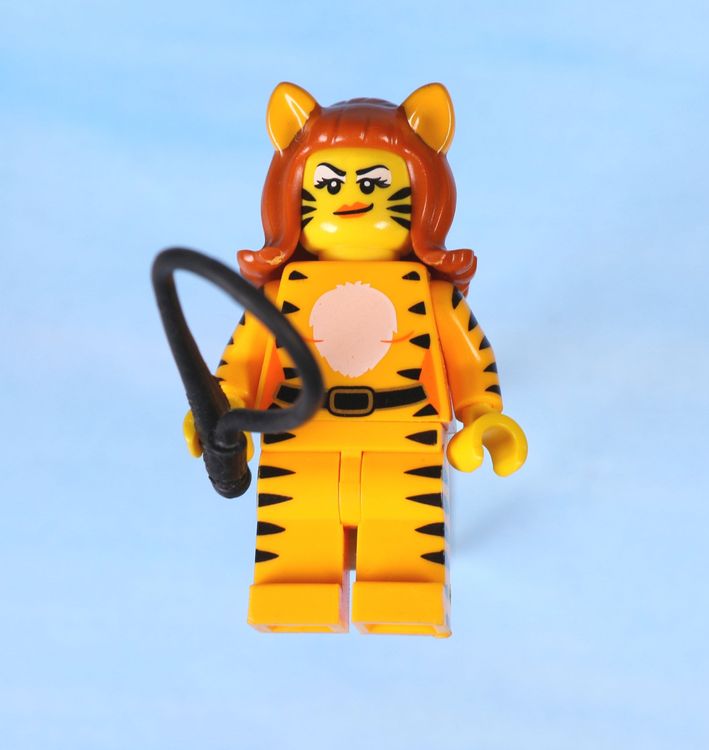 Lego Minifigur Series 14 - Tigerfrau (Gebraucht) in Hettlingen für CHF ...