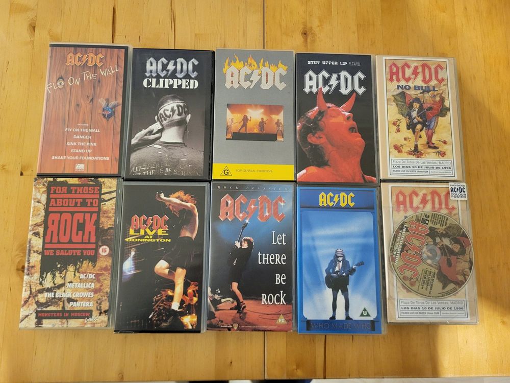 AC/DC VHS Sammlung 10 Stück (Gebraucht) in Liestal für CHF 49 – mit ...