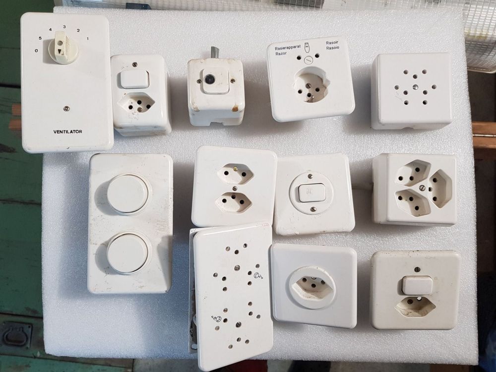 Alte Steckdosen und Schalter (Gebraucht) in Wohlenschwil für CHF 2 ...