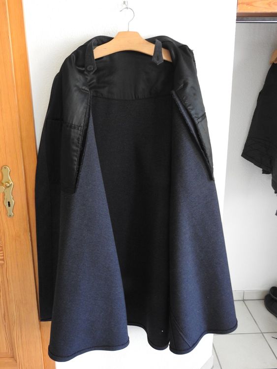 Umhang ("Kaputt") (Gebraucht) in Uznach für CHF 10 – mit Lieferung auf ...
