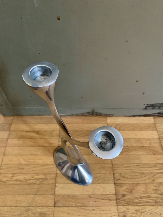 Zweiarmiger Kerzenständer, vermutlich von Matthew Hilton (Gebraucht) in ...