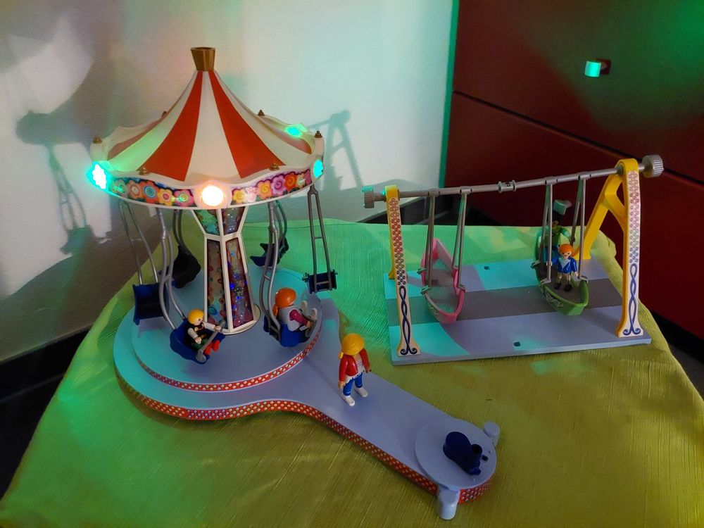 Playmobil - Karussell mit Beleuchtung und Schiffschaukel | Kaufen auf ...