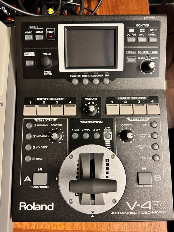 Roland V-4EX video switcher / mixer (Gebraucht) in Delémont für CHF 850 – mit Lieferung auf ...