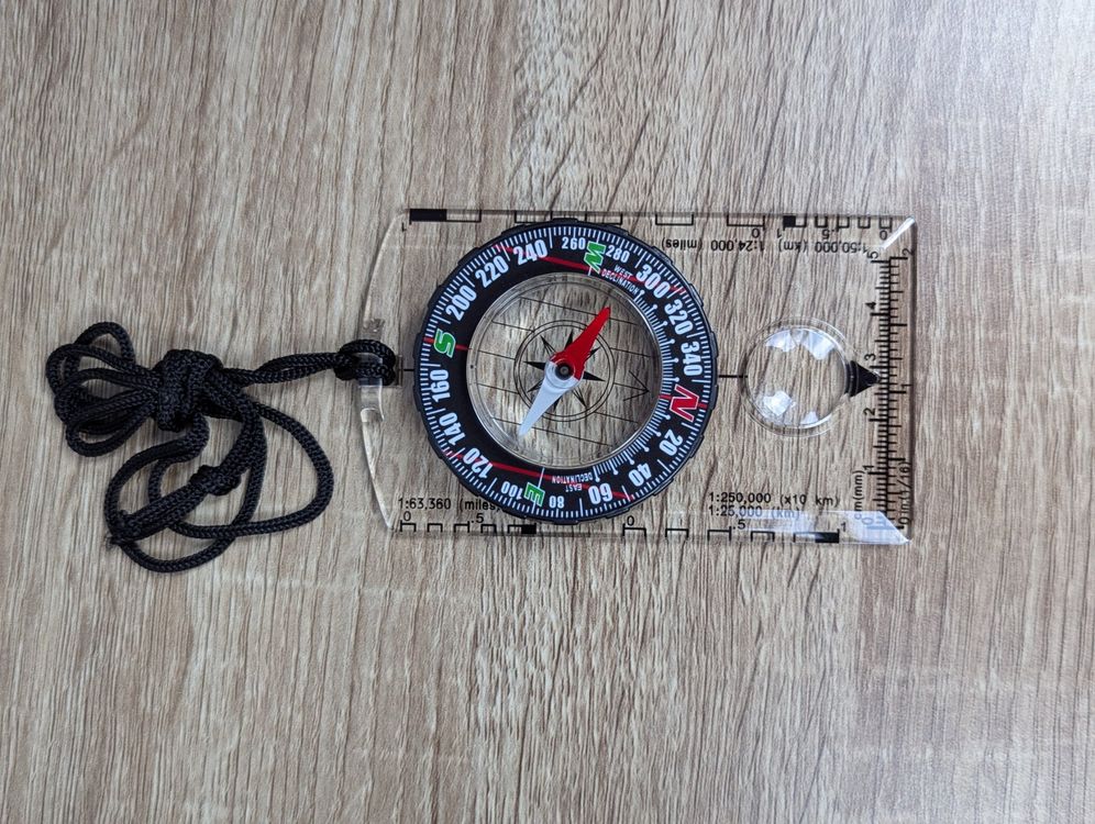 Boussole de randonnée / boussole à plaquette - 360 degrés (Neuf avec ...