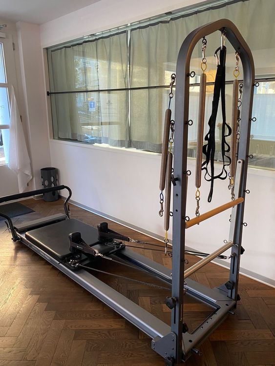 Pilates Allegro Reformer mit Tower von Balanced Body (Gebraucht) in ...