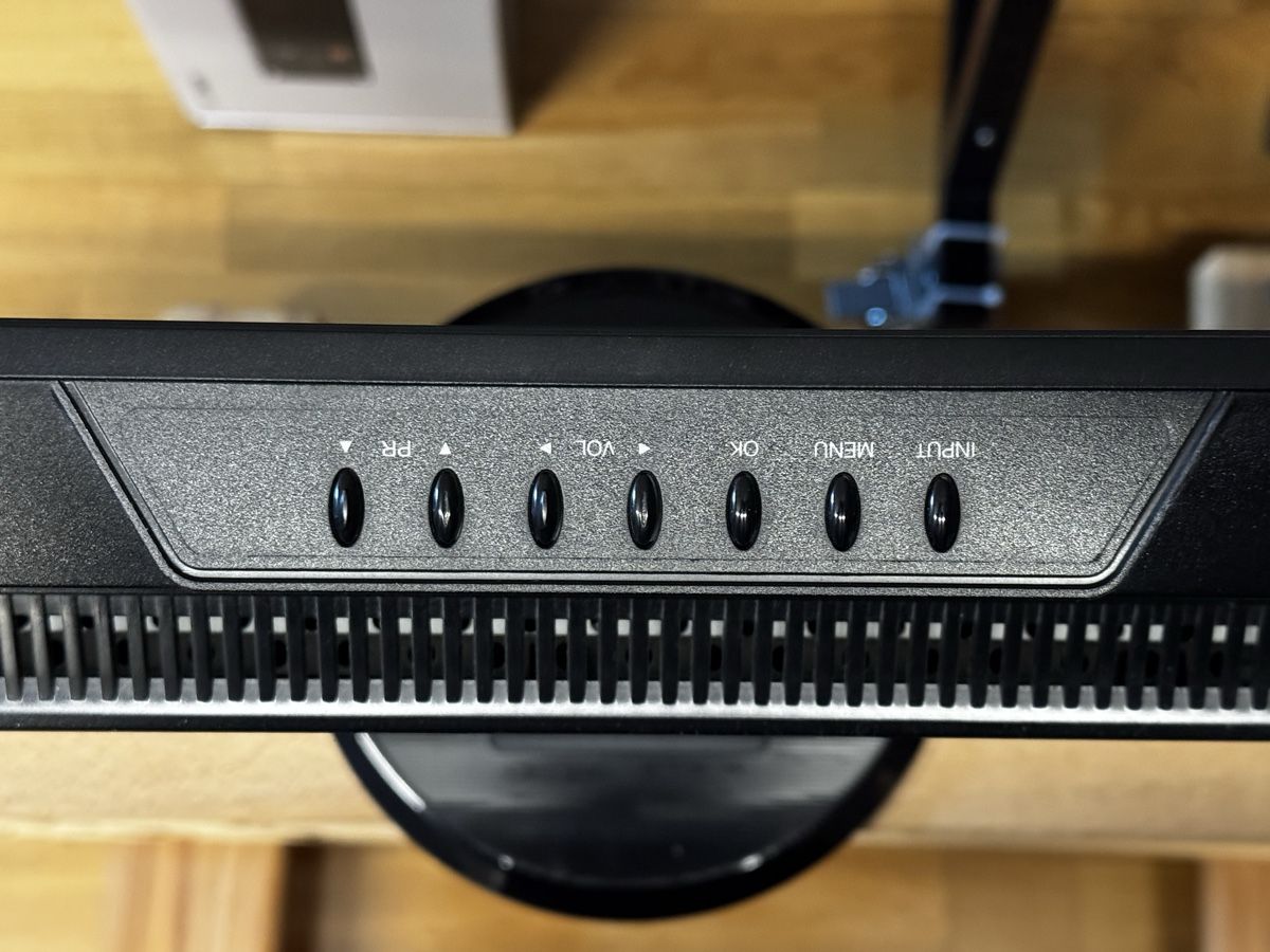 LG MONITOR/TV 24“ DVI VGA S-VIDEO SCART etc. (Gebraucht) in Gunzwil für ...