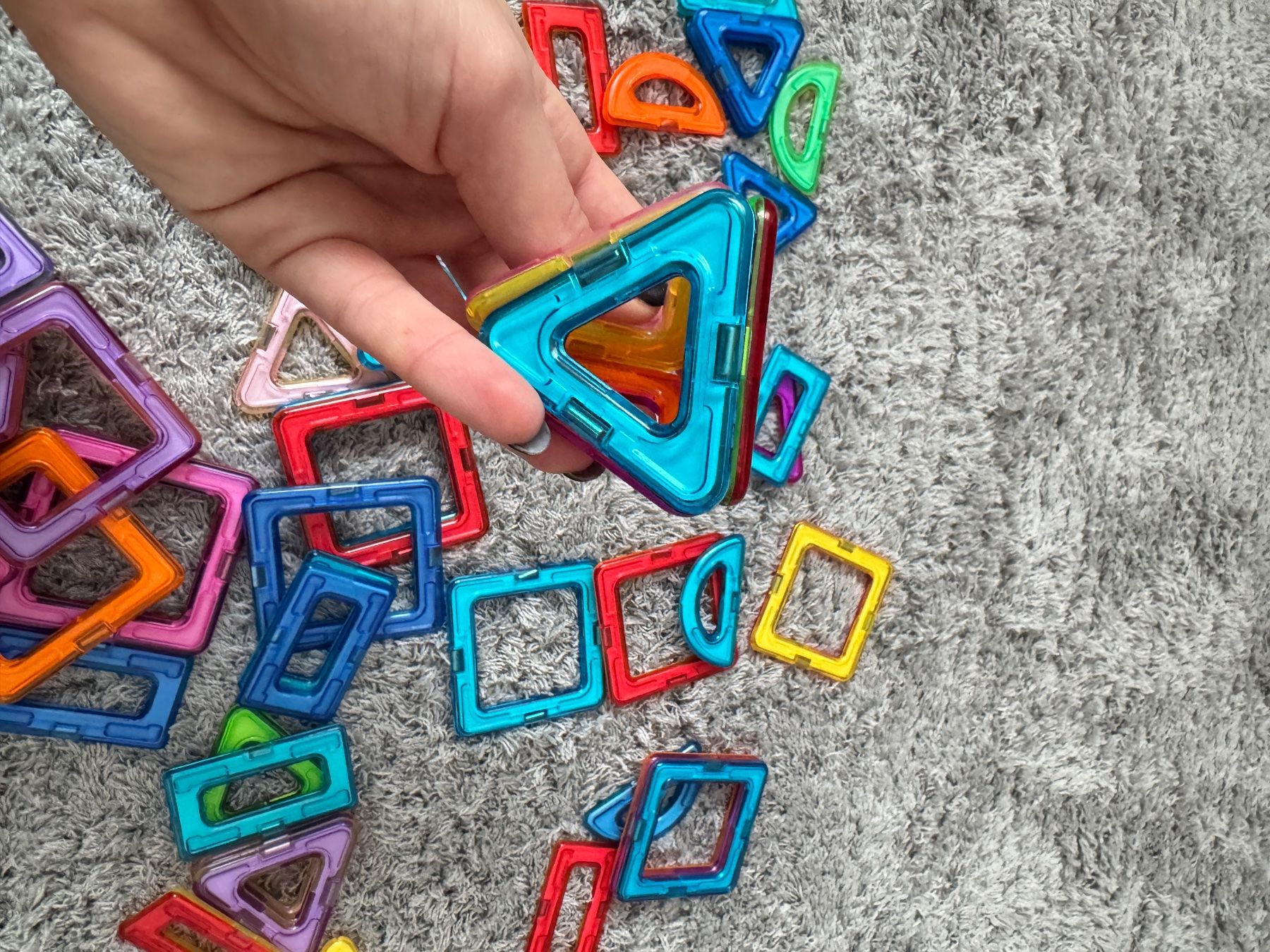 Magna-Tiles Set: Bright Colours, Hours of Fun Guaranteed! (Gebraucht ...