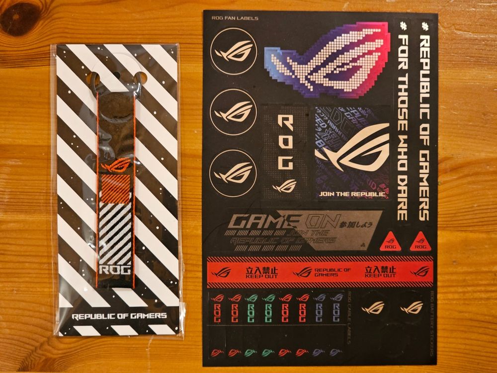 Asus Rog Schlüsselanhänger und Sticker (Neu und originalverpackt) in ...