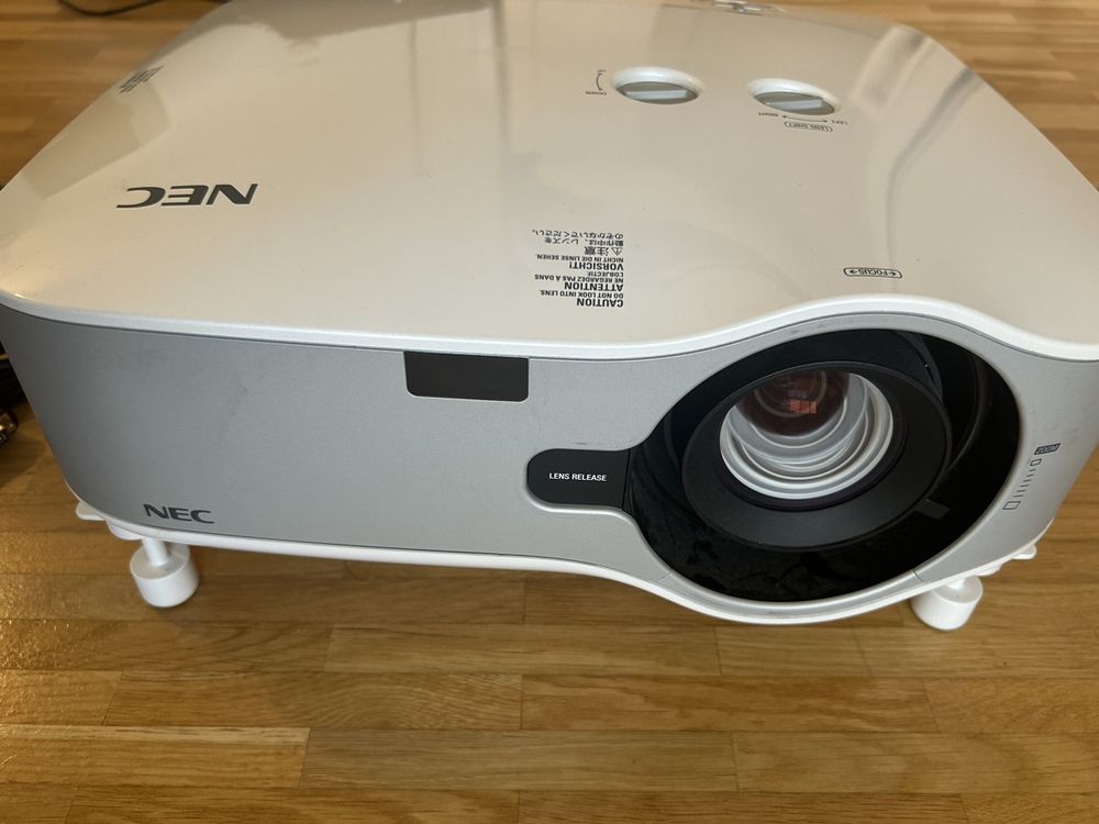 Beamer / Projektor NEC NP 2000 Profigerät | Kaufen auf Ricardo