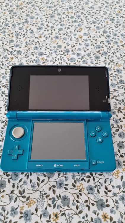 Nintendo 3DS + 6 Spiele / A Taste Defekt | Kaufen auf Ricardo