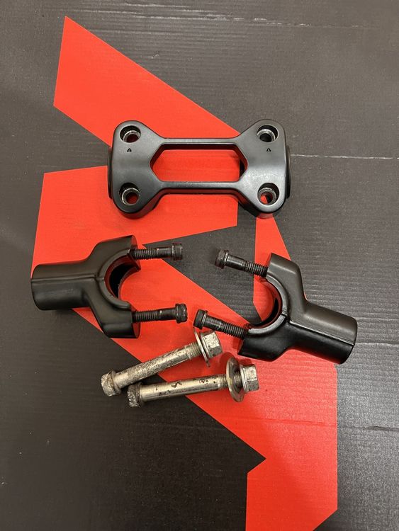 Ducati Hypermotard 821 939 SP handlebar riser clamp (Gebraucht) in ...