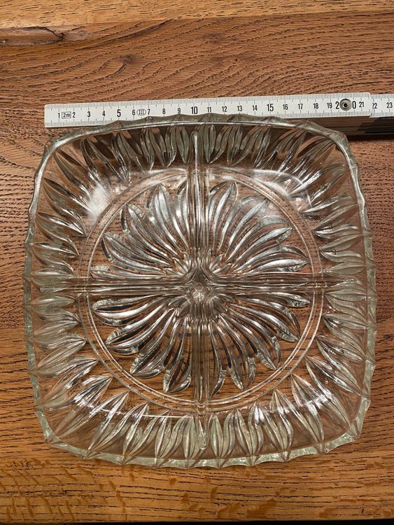 Glasschale mit 4 Fächer - antik (Gebraucht) in Unterterzen für CHF 23 – mit Lieferung auf ...