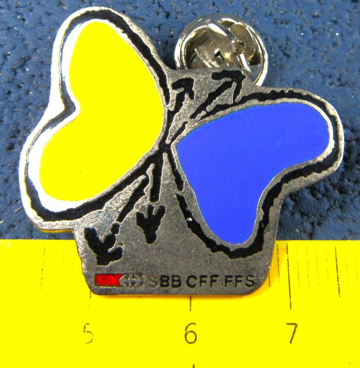 SBB CFF FFS BAHN ZUG PIN ENAMEL SILBRIG (Gebraucht) in Ettingen für CHF ...