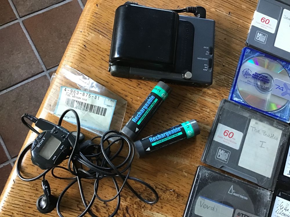 Walkman Sony mini-disc player 50 mini-discs | Kaufen auf Ricardo