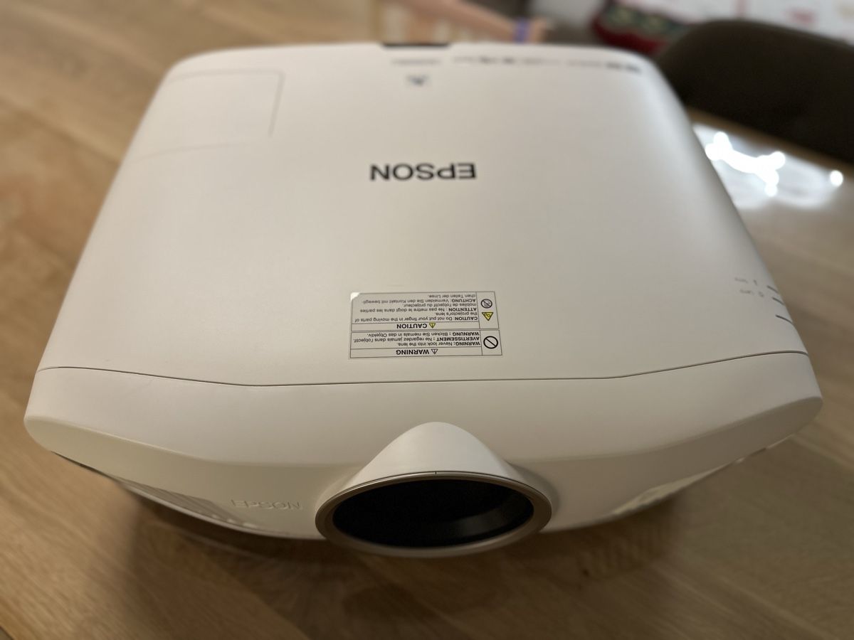 Epson EH TW 9300 4K Enhanced/1.300 Std (Sporadischer Fehler) (Gebraucht ...
