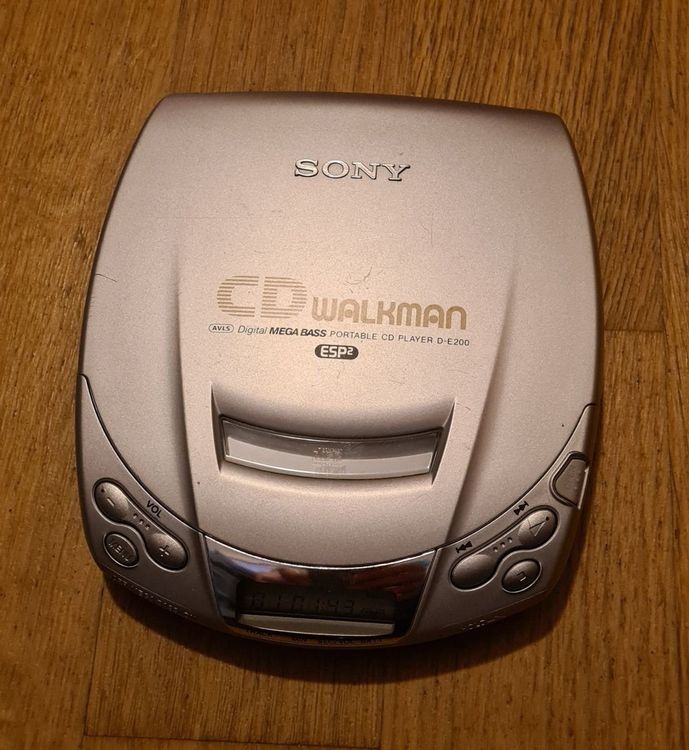 Sony CD Walkman Portable + 1 CD Gratis und neu Kopfhörer | Kaufen auf ...