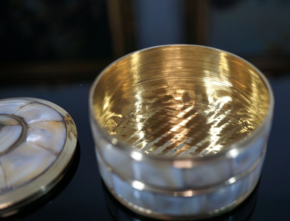 ALTE MESSING PERLMUTT DOSE DÖSLI GEHÄMMERT HANDARBEIT (Gebraucht) in Vettweiß für CHF 152 – mit ...