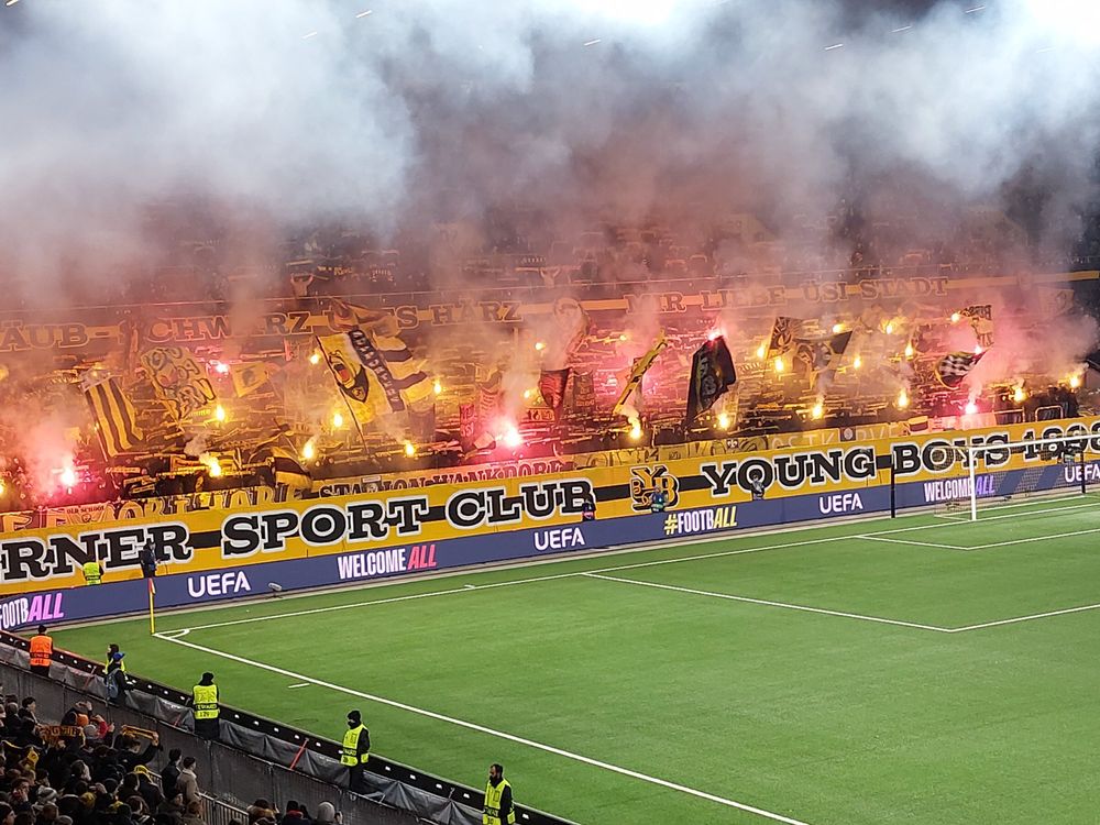 YB gegen FC Basel, Sonntag 18.5., Top Platz C8 Balkon (Neu (gemäss ...