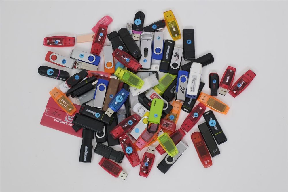 75 Stk. USB Sticks 2.0/16GB (22111612PL) (Gebraucht) in Zürich für CHF ...