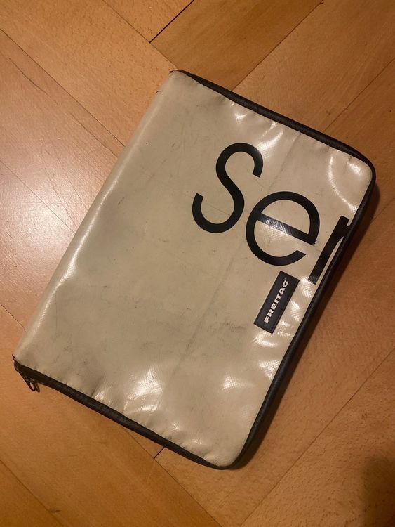 FREITAG Hülle für bis 16-Zoll Laptop | Acheter sur Ricardo