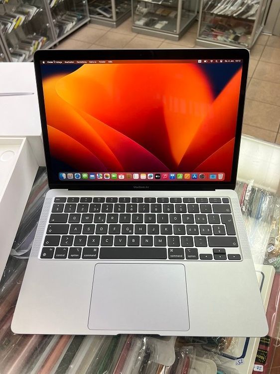 MACBBOK AIR 13" M1 NEU, NUR 1 TAG ALT MIT 12 MONATE GARANTIE (Neu ...