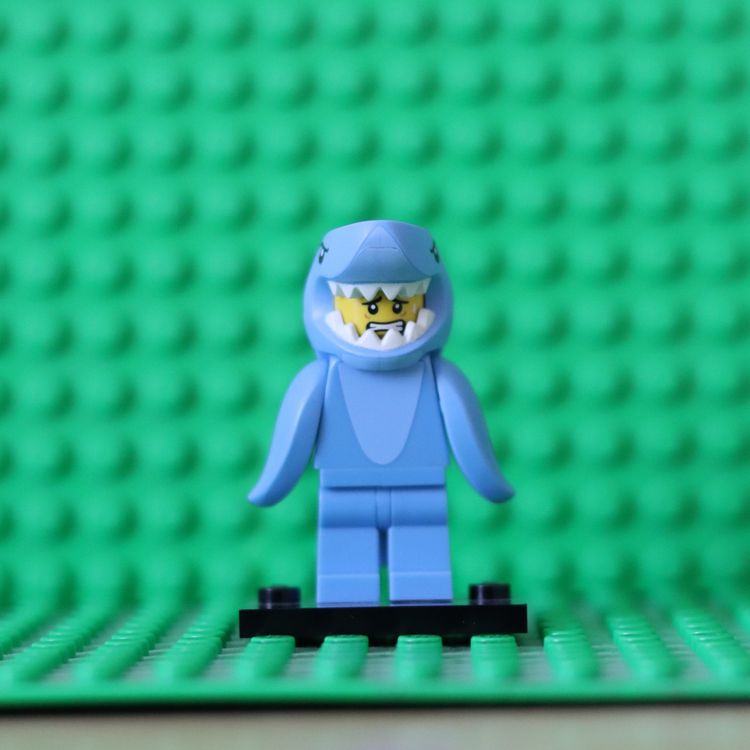 LEGO, Minifgures, Series 15 - Shark Suit Guy | Kaufen auf Ricardo