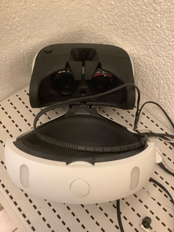 VR Brille für PS 4 + 1 Spiel (Gebraucht) in Gümligen für CHF 90 – mit ...