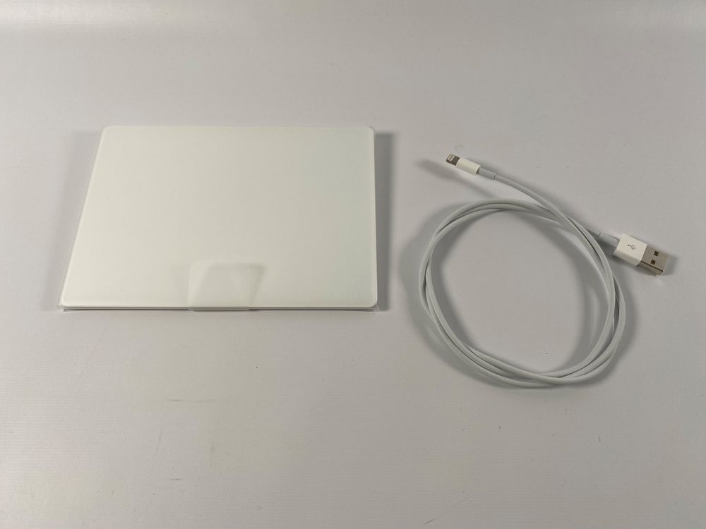 Apple Magic Trackpad Bluetooth + Câble Lightning (Neuf) (Neu (gemäss ...